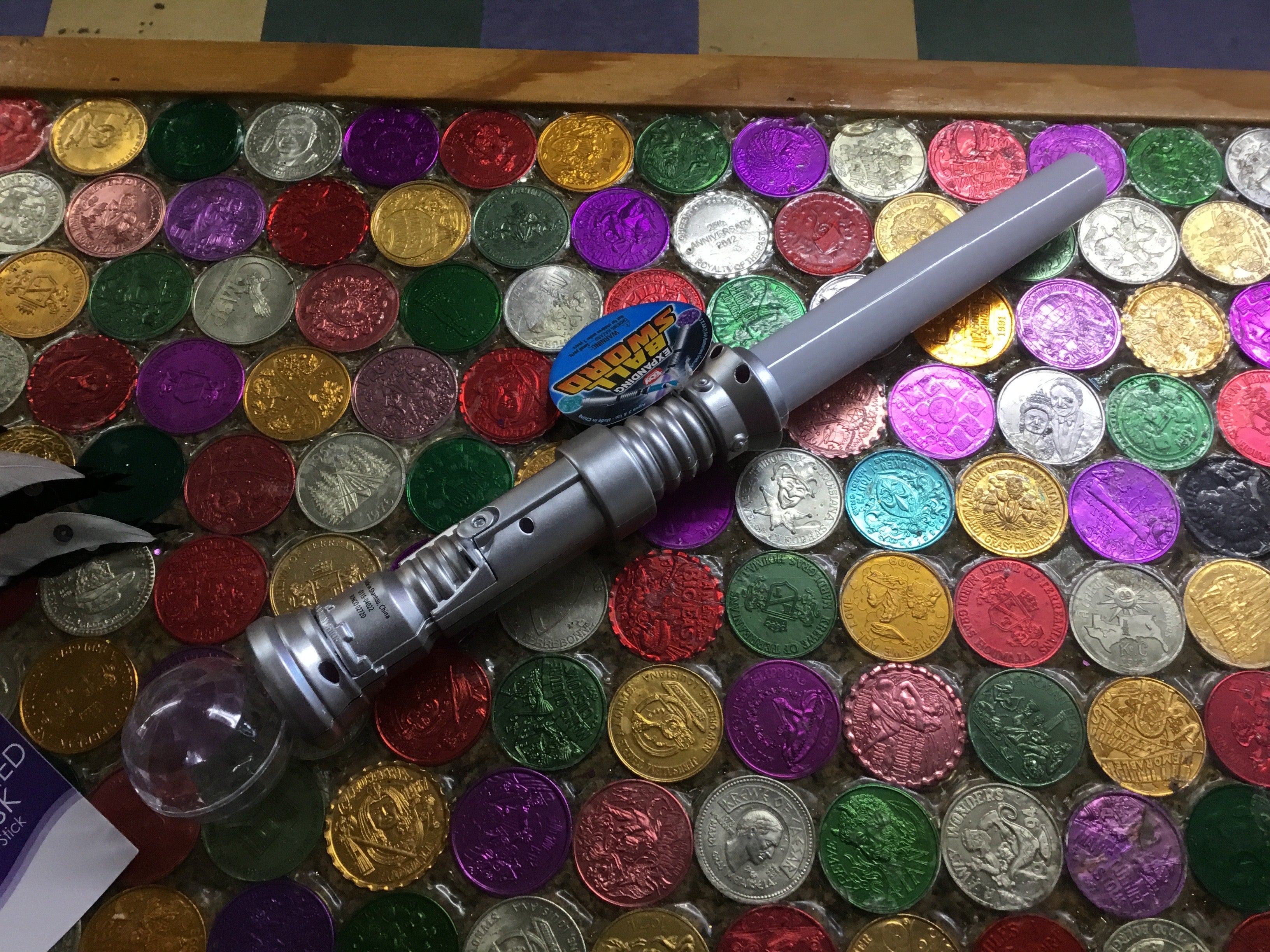 LIGHT UP EXPANDING MAGIC BALL SWORD – Cajun Mardi Gras